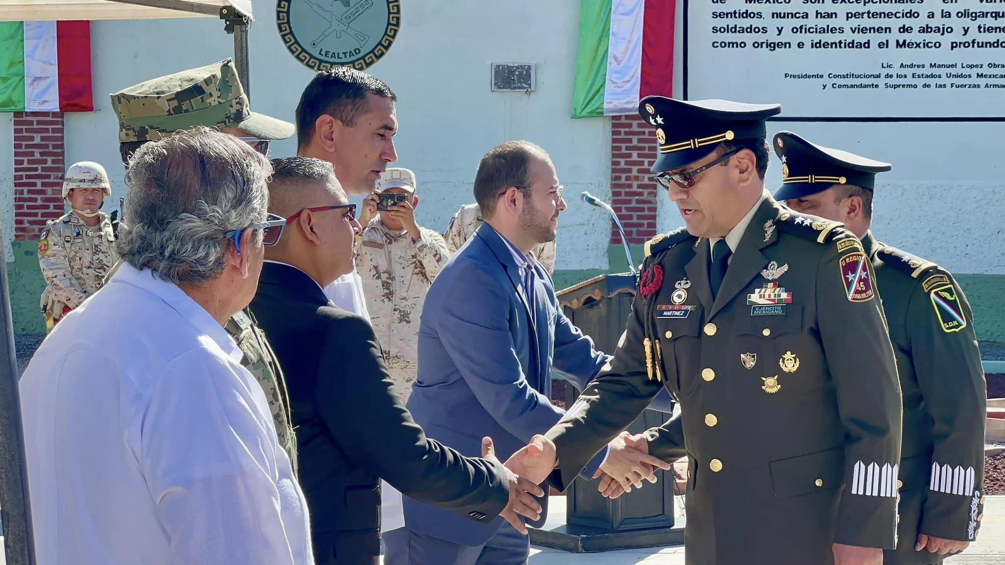 Toma de posesión y protesta de bandera del Gral. Brig.D.E.M. Newton ...